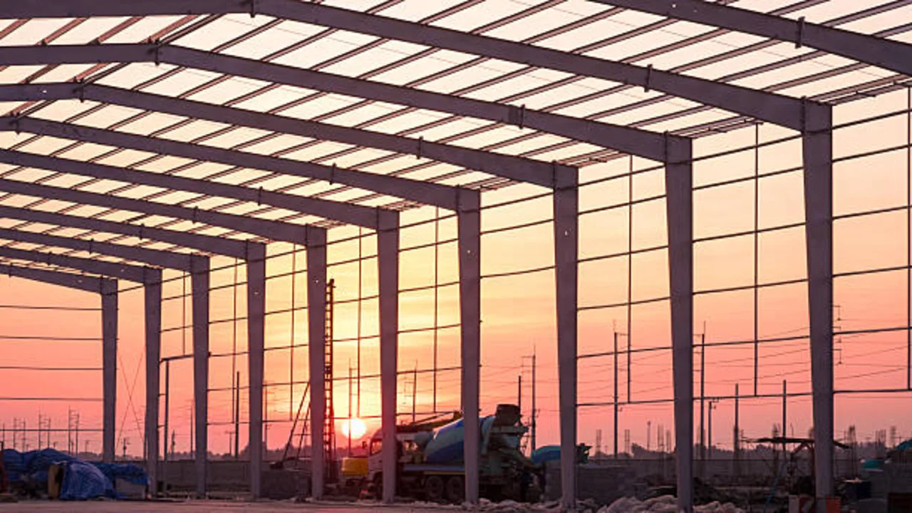 Comparing Steel vs Concrete Factory Buildings — Cost, Durability ...